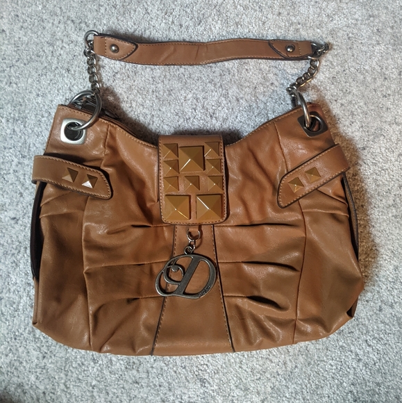 Dereon | Bags | Dereon Tan Shoulder Bag With Gunmetal Accents | Poshmark